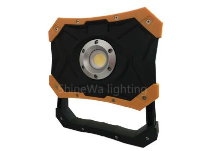 China 15W 2000 Lumen Battery Powered Portable LED Work Light with IP65 Waterproof and 6600mAh Power Bank for sale