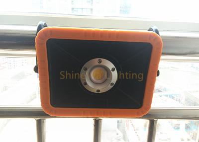 China 15W 2000 Lumen Rechargeable LED Work Light with Magnetic Stand and Scaffold Hook for sale