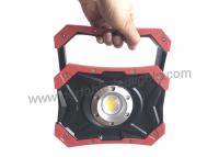 China 700 Lumen Solar Powered COB LED Work Light with 5W Output and IP65 Waterproof Rating for sale