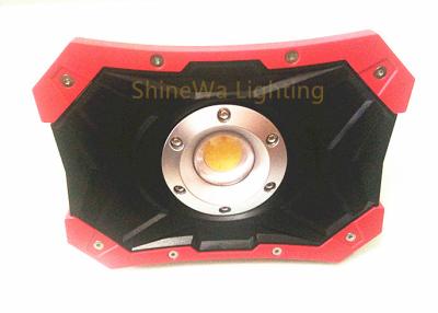 China 5W Solar Rechargeable LED Work Light with 700 Lumen Output, IP65 Waterproof, and Adjustable Magnet Handle for sale
