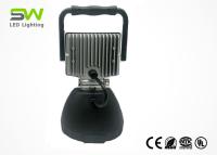 China 27W 1800 Lumen Portable LED Work Light with Magnetic Base, 8800mAh Battery, and IP65 Rating for sale