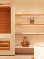 China Full Set Handbag Store Display Fixtures Wooden Bag Display Cabinet For Leather Goods Boutique for sale