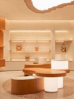China Full Set Handbag Store Display Fixtures Wooden Bag Display Cabinet For Leather Goods Boutique for sale