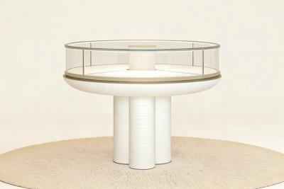 China Luxury Jewelry Display Counter with 360° Transparent Glass, Built-in LED Lighting, and Customizable Design for sale