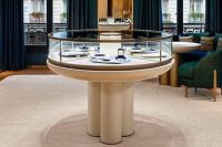 China Luxury Jewelry Display Counter with 360° Transparent Glass, Built-in LED Lighting, and Customizable Design for sale