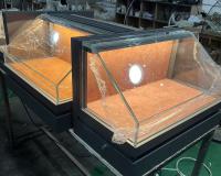 China Dark Frame Museum Display Case with Slant Front Flip Opening, Explosion-Proof Tempered Glass, and Linen Fabric Lining for sale