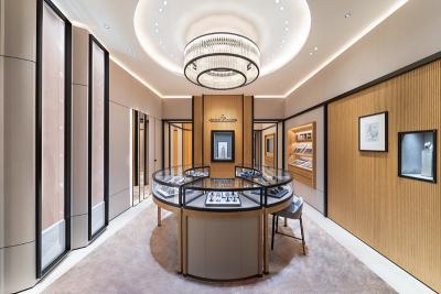 China Light Wood Curved Watch Shop Display Cabinet Luxury Watch Boutique Island Counter for sale