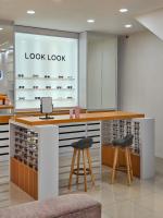 China Professional Eco-Friendly Eyewear Display Cabinet with LED Strip Lights for Supermarket Retail Interior Design for sale