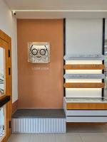 China Professional Eco-Friendly Eyewear Display Cabinet with LED Strip Lights for Supermarket Retail Interior Design for sale