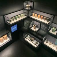 China Stylish Heavy Duty Museum Display Showcase with Security Lock Glass Doors LED Lighting Eco-Friendly Design for Historical Relics for sale