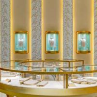 China Modern Commercial LED-Lit Eco-Friendly Durable Jewelry Glass Display Showcase for Retail Stores for sale