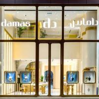 China Modern Commercial LED-Lit Eco-Friendly Durable Jewelry Glass Display Showcase for Retail Stores for sale