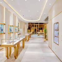 China Modern Commercial LED-Lit Eco-Friendly Durable Jewelry Glass Display Showcase for Retail Stores for sale