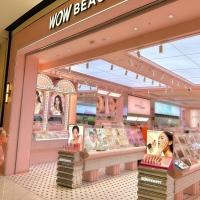 China Modern Custom LED-Lit Eco-Friendly Cosmetic Display Cabinet Retail Makeup Store Fixtures for Professional Shop Interior Design for sale