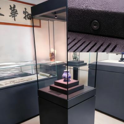 China 2025 New Design Customized High Quality Tempered Glass Wooden Museum Display Case for sale