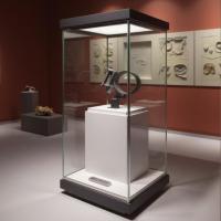 China BX  Wall Mounted Museum Display Case for Small Artworks & Historical Relics for sale