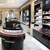 China Compact Makeup Display Showcase Adjustable Lighting Store Cosmetic Shop Showcase for sale