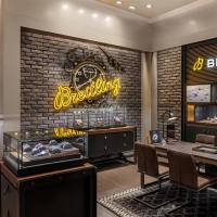 China Luxury Wall Glass Watch Showcase Boxvfor Shop And Retail Store Interior Design for sale