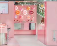 China Pastel Pink Makeup Display Kiosk, Custom Design for Beauty Salon & Shopping Mall for sale