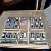 China Luxury Watch Display Stand and Custom Retail Fixtures for Jewelry Shop Design for sale
