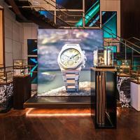 China BX Retail Watch Display Cabinet Wooden Watch Showcase with LED Spotlight for Luxury Brand Shop for sale