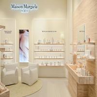 China Creative Perfume Store Furniture with Skincare Display Showcases for Boutique Cosmetic Shop Interior Decoration for sale