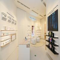 China Creative Perfume Store Furniture with Skincare Display Showcases for Boutique Cosmetic Shop Interior Decoration for sale