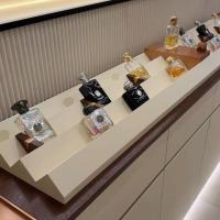 China Factory Price Perfume Display Cabinet Glass Showcase for Retail Store for sale