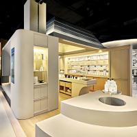China Custom Luxury Perfume Display Cabinet Glass Showcase for Mall Cosmetic Shop for sale
