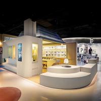 China Custom Luxury Perfume Display Cabinet Glass Showcase for Mall Cosmetic Shop for sale