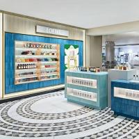 China Commercial Perfume Display Cabinet Glass Showcase for Cosmetic Boutique Mall for sale
