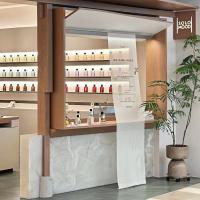 China Factory Price Glass Perfume Display Cabinet Showcase for Cosmetic Shop Mall for sale