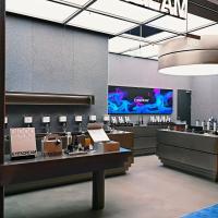 China Custom Made Perfume Store Display Cabinet Glass Showcase Cosmetic Shop for sale
