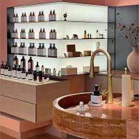 China Luxury Perfume Showcase Display Accent Shelf Perfume Shop Glass Perfume Display Case for sale