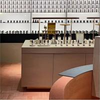 China Luxury Perfume Showcase Display Accent Shelf Perfume Shop Glass Perfume Display Case for sale