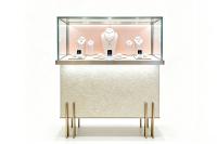 China Illuminated Interior Luxury Jewelry Display Cases Gold Counter Display For Jewelry for sale