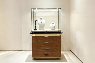 China Full Surround Jewellery Glass Counter LED Strip Tempered Glass Display Cases for sale