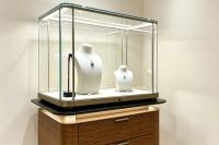 China Full Surround Jewellery Glass Counter LED Strip Tempered Glass Display Cases for sale