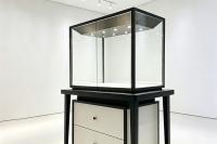 China Metal Frame Jewelry Display Cabinet  Black Jewellery Showcase OEM for sale