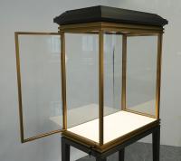 China Tall Jewelry Showcase Cabinet Two Tone Custom Jewelry Showcases Gold Black for sale