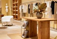 China Natural Wood Minimal Women Clothing Store Interior Design | Neutral Ladies Garment Full Shop Layout for sale