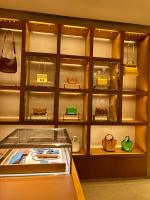 China 180mm Luxury Showcase Boutique Layout Luxury Bag Display Case for sale