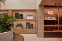 China Natural Wood Luxury Showcase Tropical Greenery Travel Suitcase Luggage Boutique for sale
