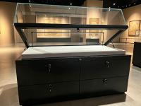 China Hydraulic Lift Museum Display Case With Anti UV Glass And Multi Lock Drawers For Cultural Relic Exhibit for sale