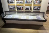 China Historical Museum Style Display Case Dustproof Chronological  Museum Glass Case for sale