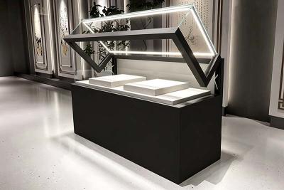 China Horizontal Museum Glass Display Cabinets Pedestal Display Cases Multi Tier for sale