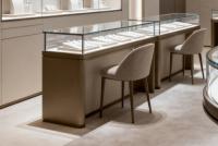 China Modern Rounded Edge Jewelry Display Counter with Tempered Glass and Customizable Dimensions for Boutique Showcase for sale