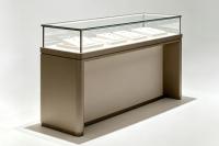 China Modern Rounded Edge Jewelry Display Counter with Tempered Glass and Customizable Dimensions for Boutique Showcase for sale