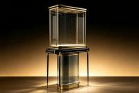 China Vintage Luxury Jewelry Pedestal Showcase with Fluted Glass Base and Four-Sided Transparent Glass Featuring Top-Mounted LED Spotlights for sale