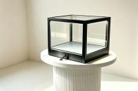 China Modern Lockable Glass Box Jewelry Display Stand with LED Illumination and Fluted Cylindrical Pedestal for sale